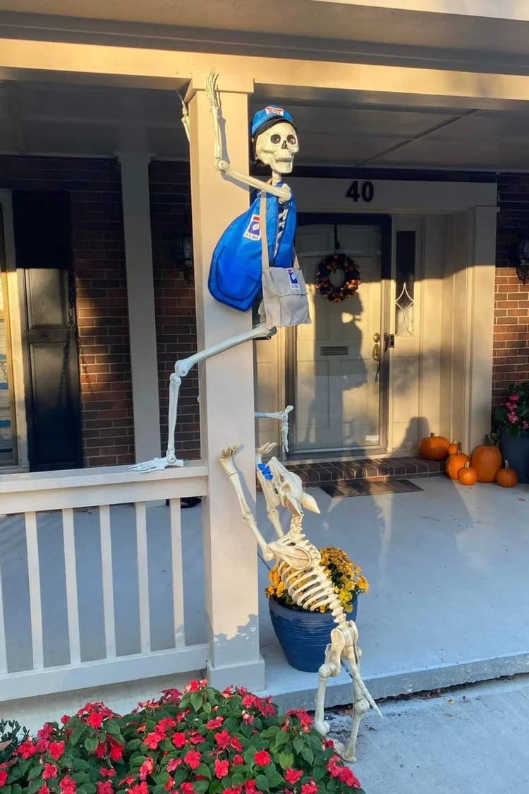 10 Creepy Skeleton Yard Decoration Ideas for a Haunting Halloween ...