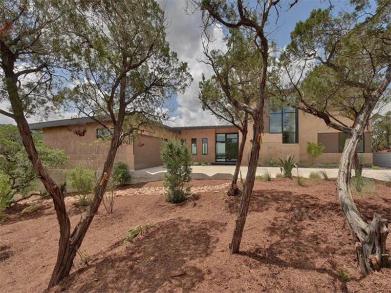 501 Redbud — Designer >>---> Austin, TX