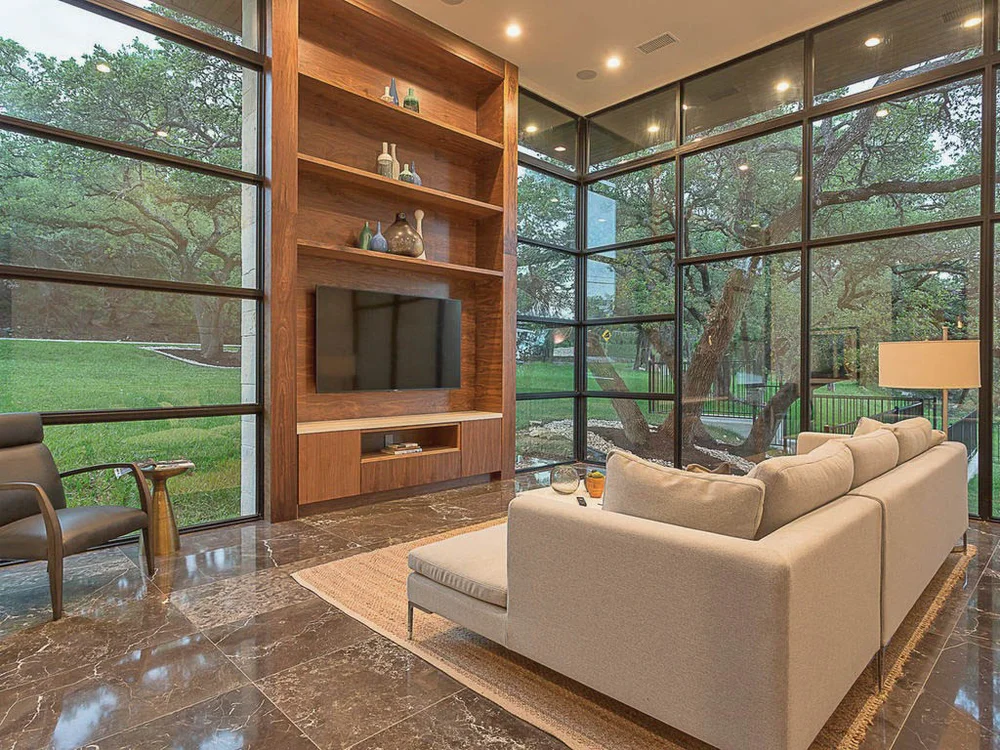119 Redbud — Designer >>---> Austin, TX