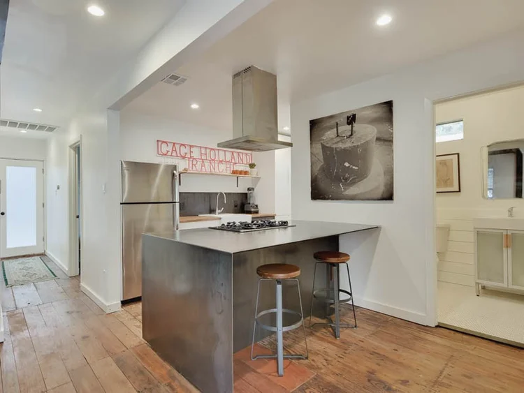 3021 Castro — Designer >>---> Austin, TX