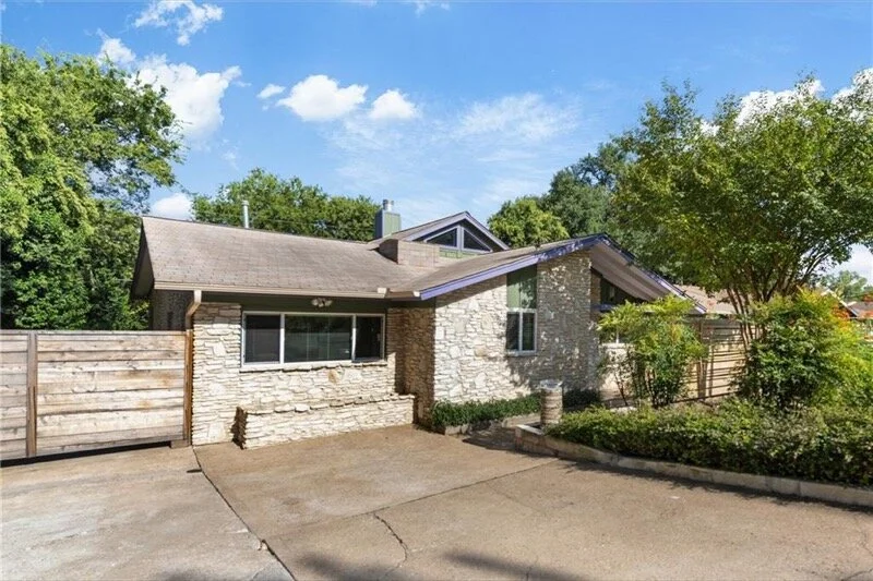 8905 Little Walnut — Designer >>---> Austin, TX