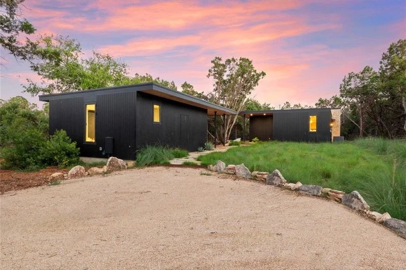 300 Misti : Nolan+Bell Design — Designer >>---> Austin, TX