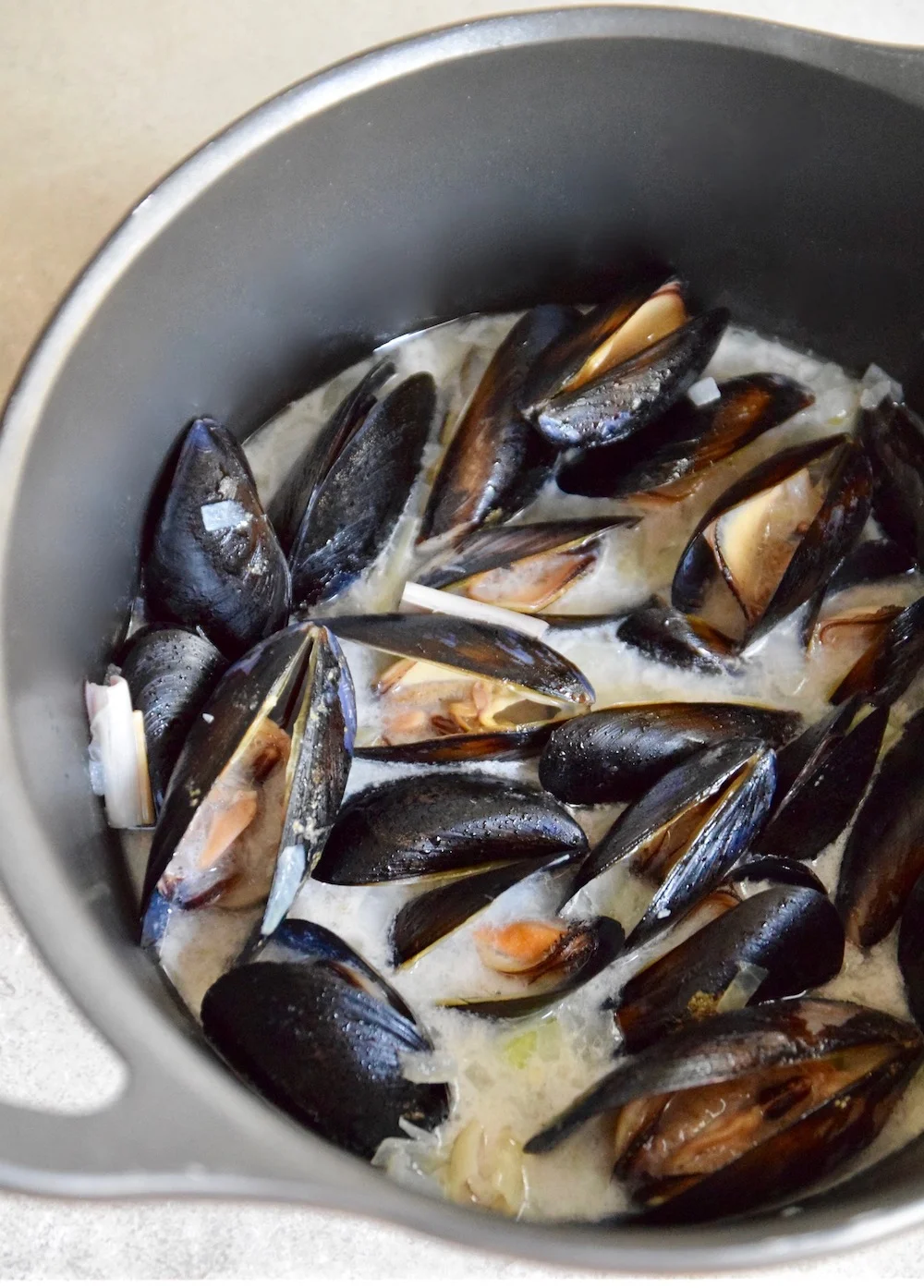 Coconut Lime Steamed Mussels {Paleo, Dairy Free} — Tasting Page