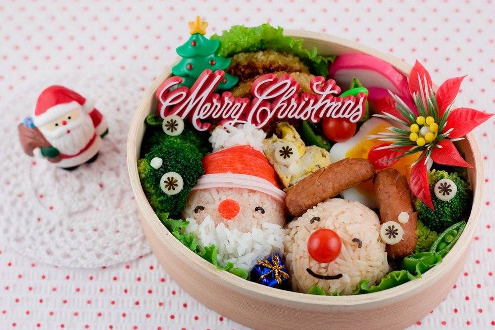 Sushi For Santa: Christmas Bento Boxes, a Jolly Holly Edible Artwork ...
