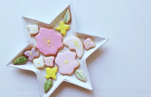 Burrow Bakery's Incredible Bowie Biscuits — The World of Kitsch