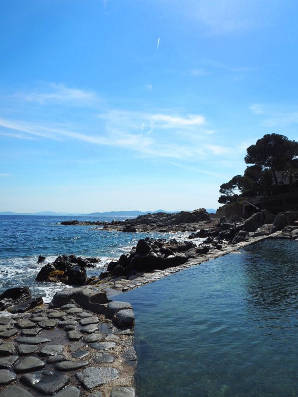 TLC Vacation: Les Roches Rouges, Saint-Raphael — The London Chatter