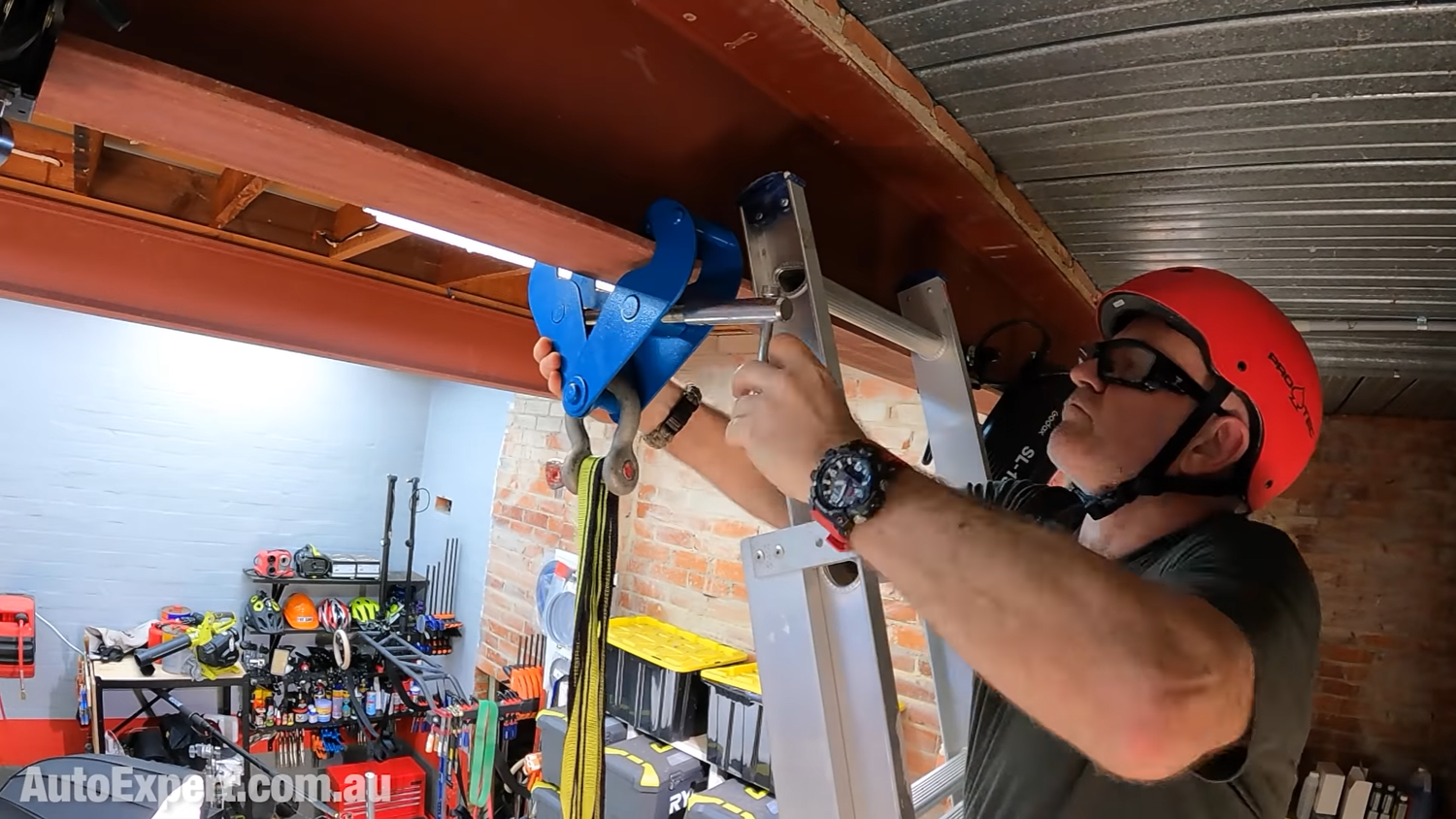 How to use a ladder safely