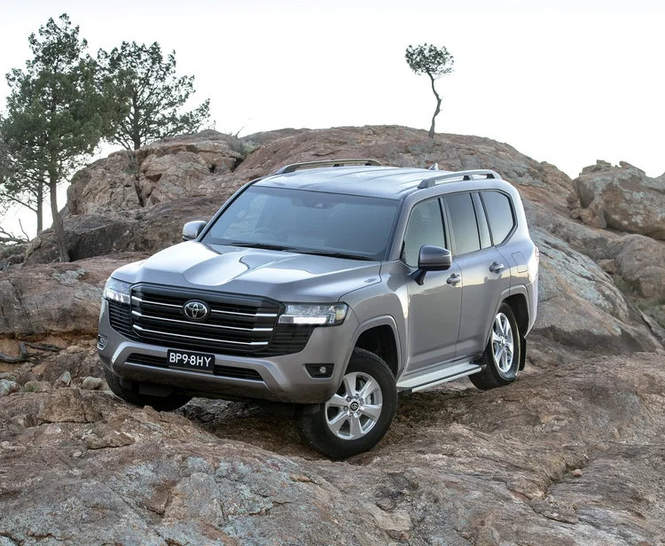 Toyota LandCruiser 300 review and buyer’s guide — Auto Expert John Cadogan