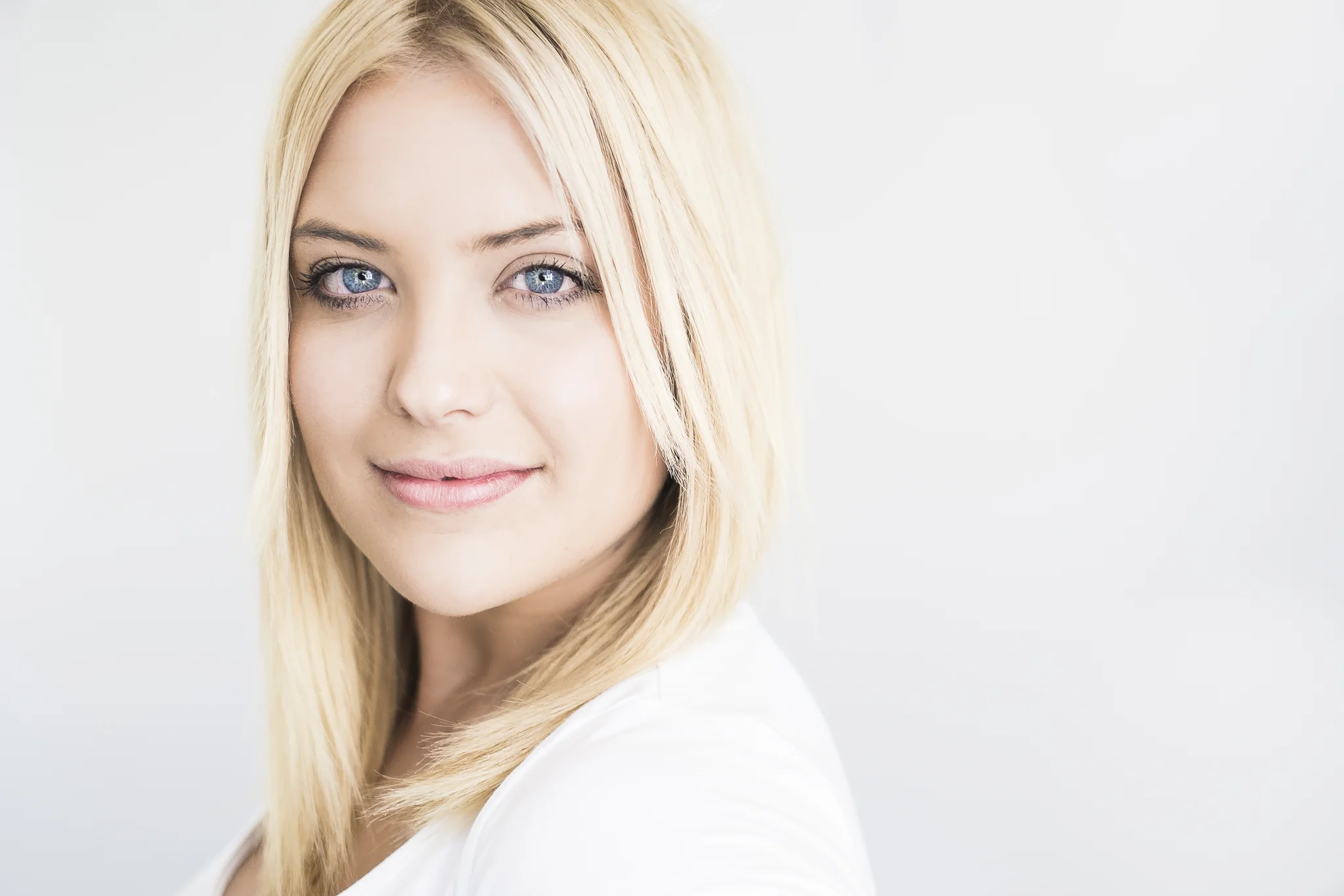 EMMA :: A HEADSHOT SESSION — Headshot and Portrait Photographer in Adelaide