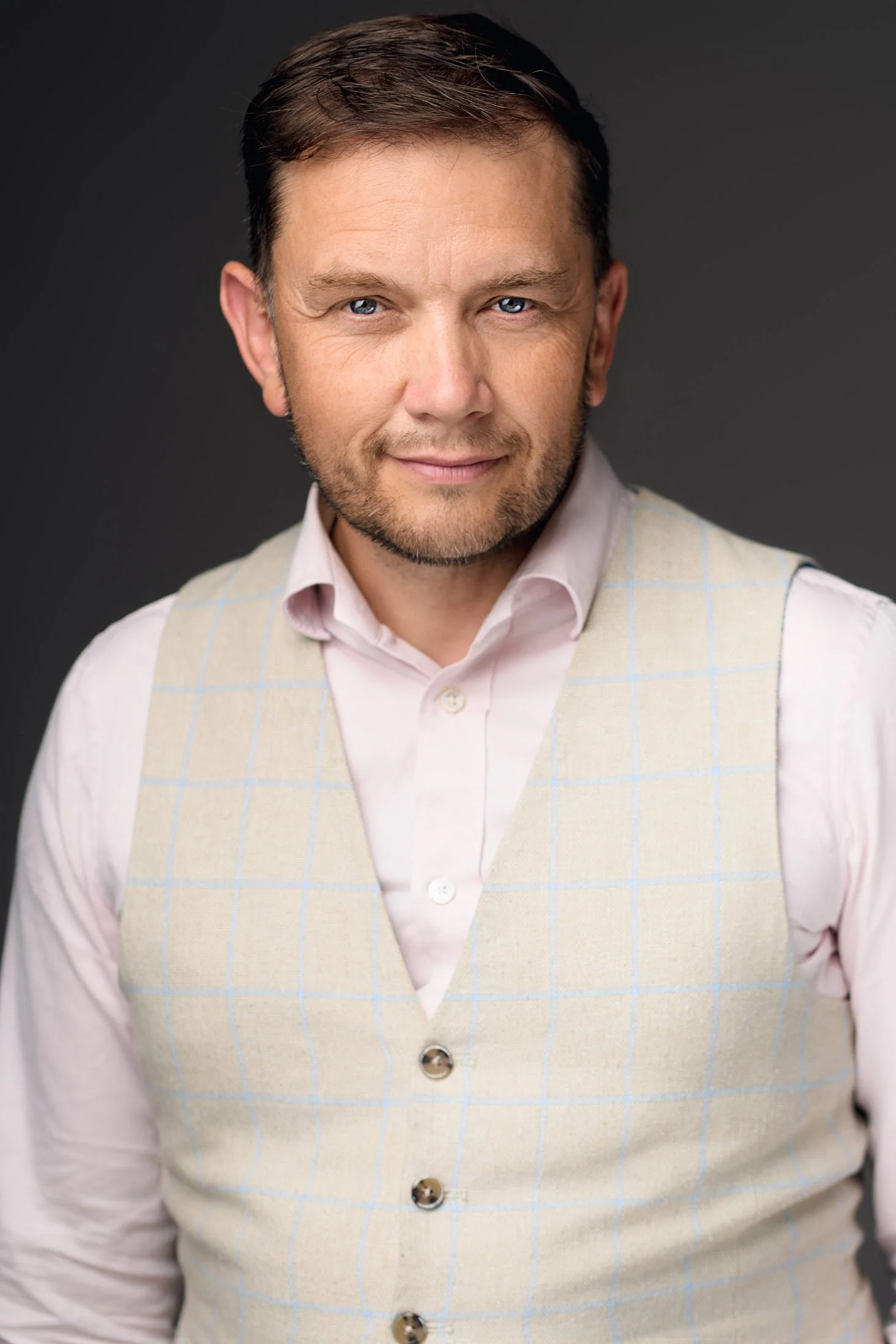 Executive and professional headshots for Roger in the Adelaide studio ...