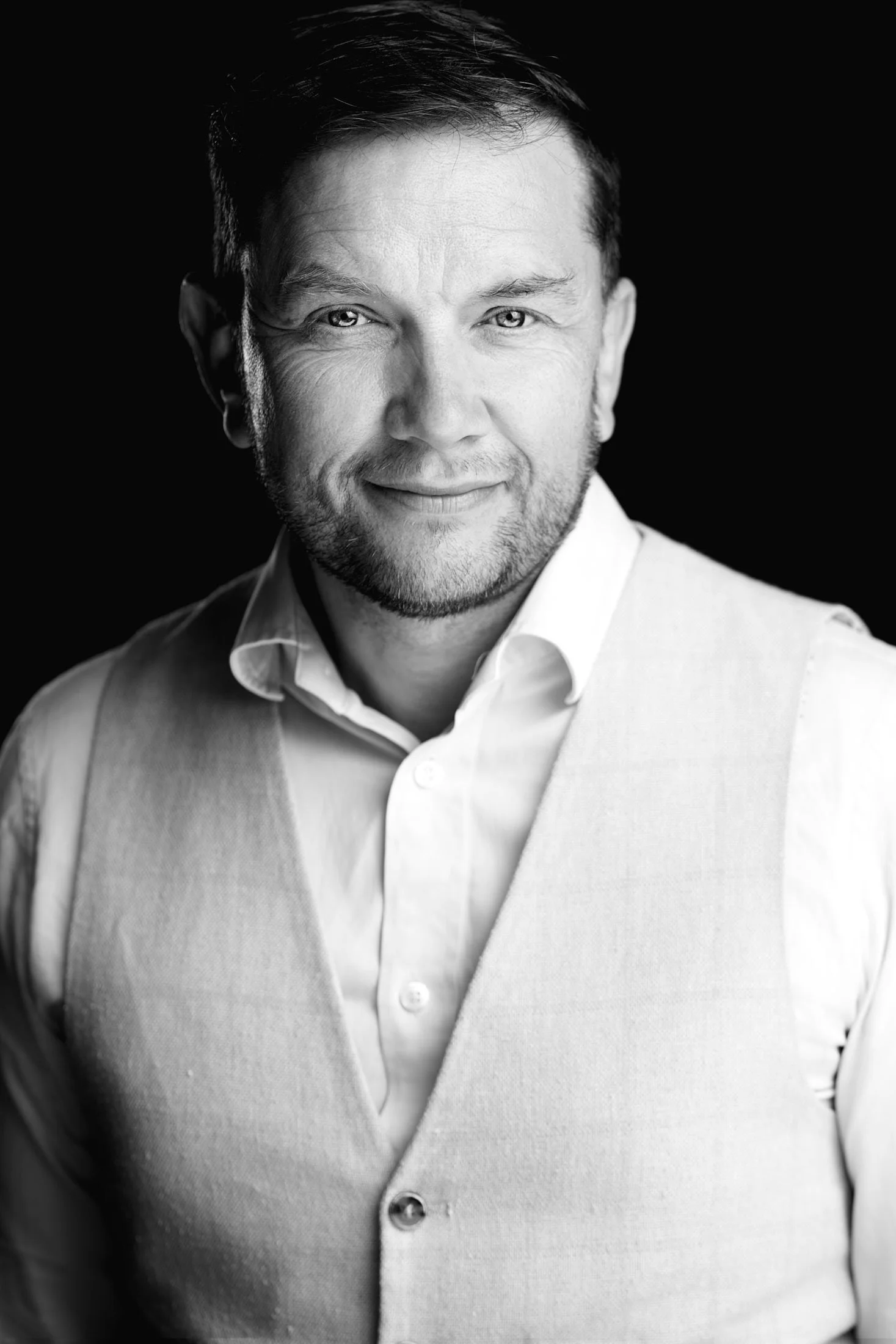 Executive and professional headshots for Roger in the Adelaide studio ...