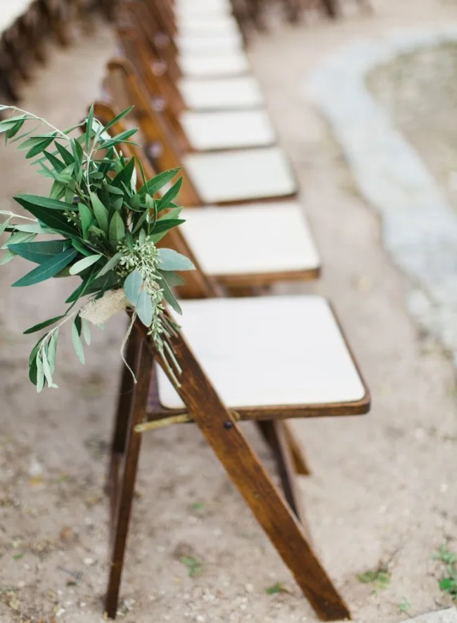 20 Cool Ways to Go Greenery | Engaged & Inspired Wedding Planning