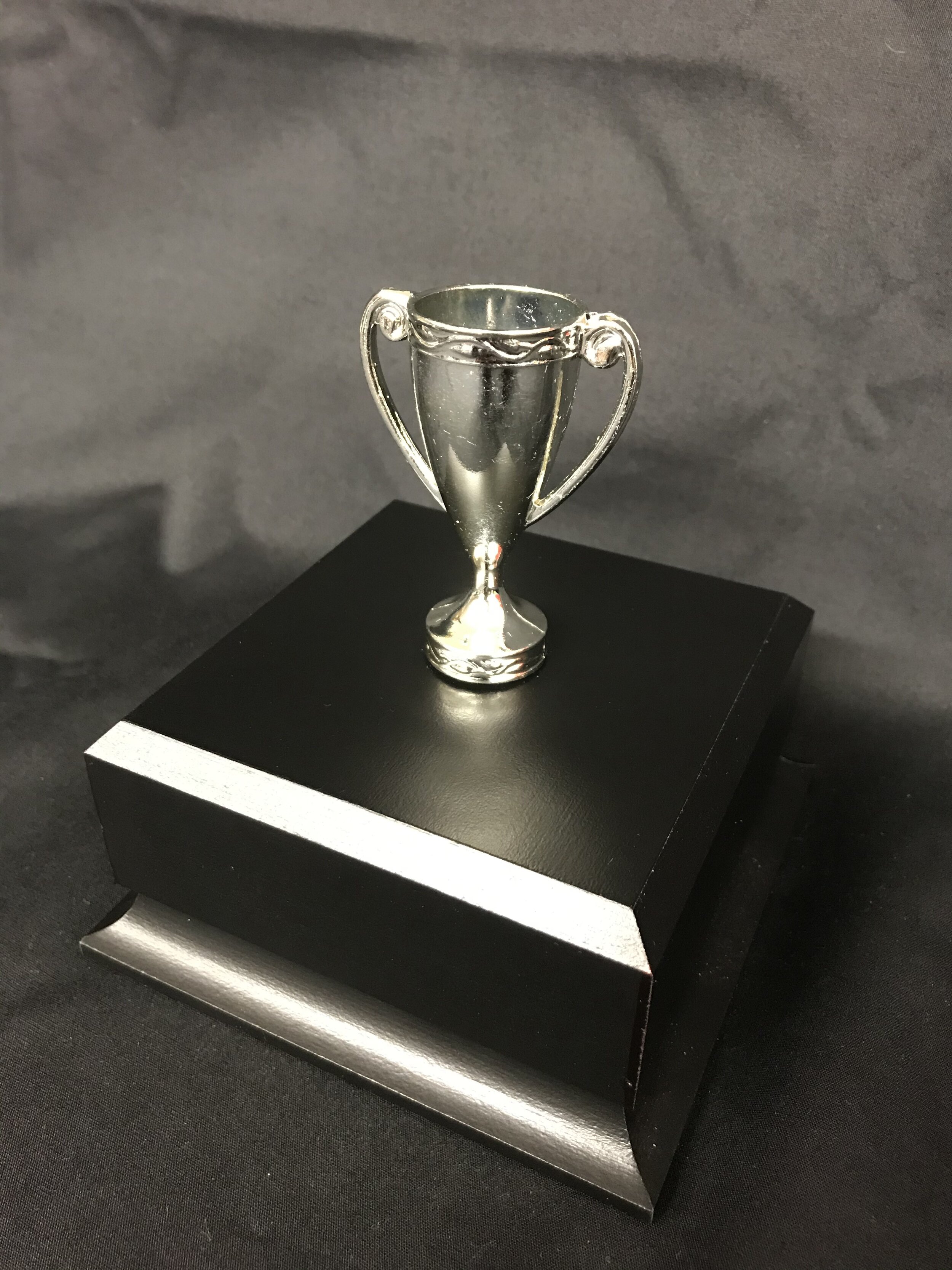 Vintage Classic Trophies — Trophy Gallery Canada, Shop Online, 5000 ...