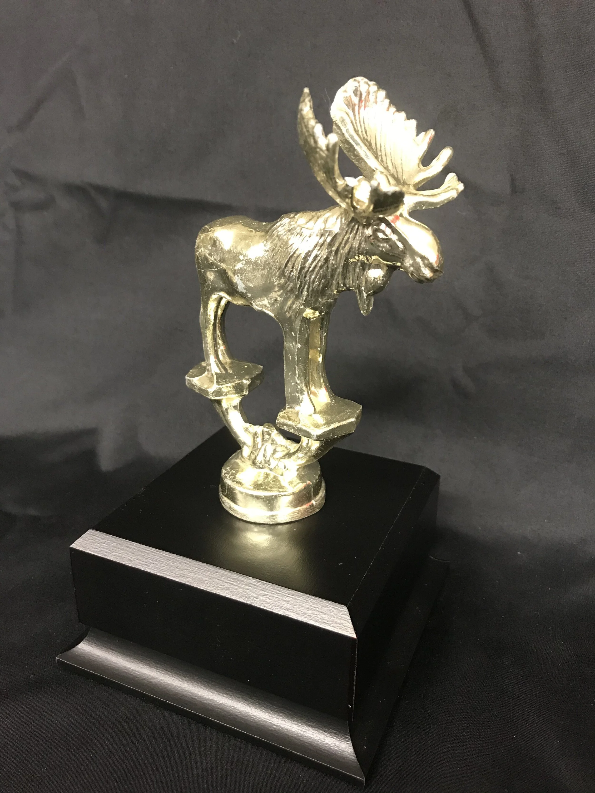 Vintage Classic Trophies — Trophy Gallery Canada, Shop Online, 5000 ...