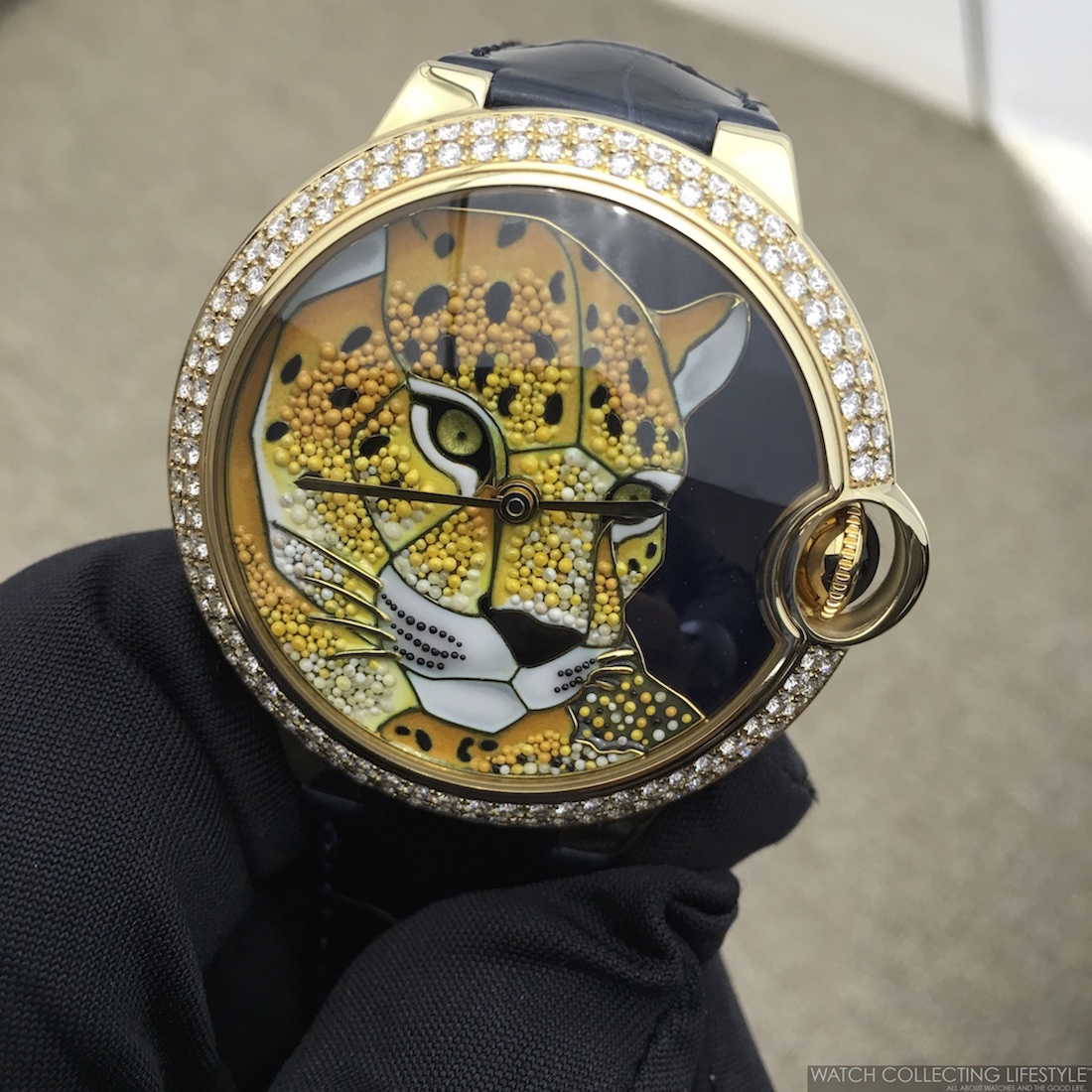 SIHH 2016: Presenting the new Cartier Ballon Bleu de Cartier Enamel ...