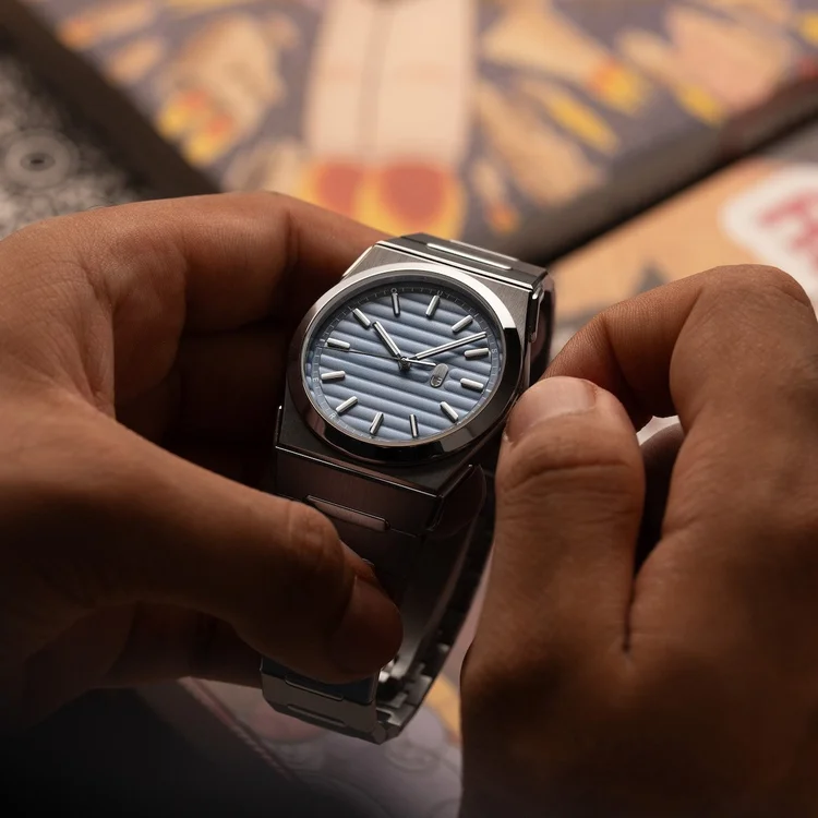 Introducing: Louis Erard 2340. A New Chapter in Integrated Bracelet ...