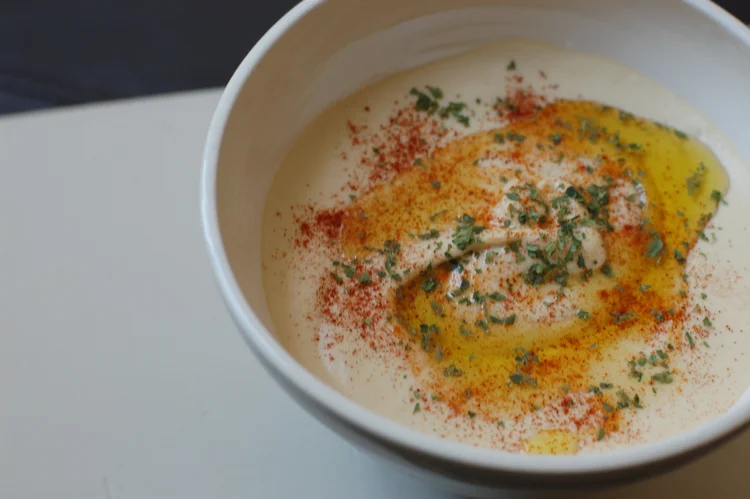 roasted garlic hummus — dolly and oatmeal