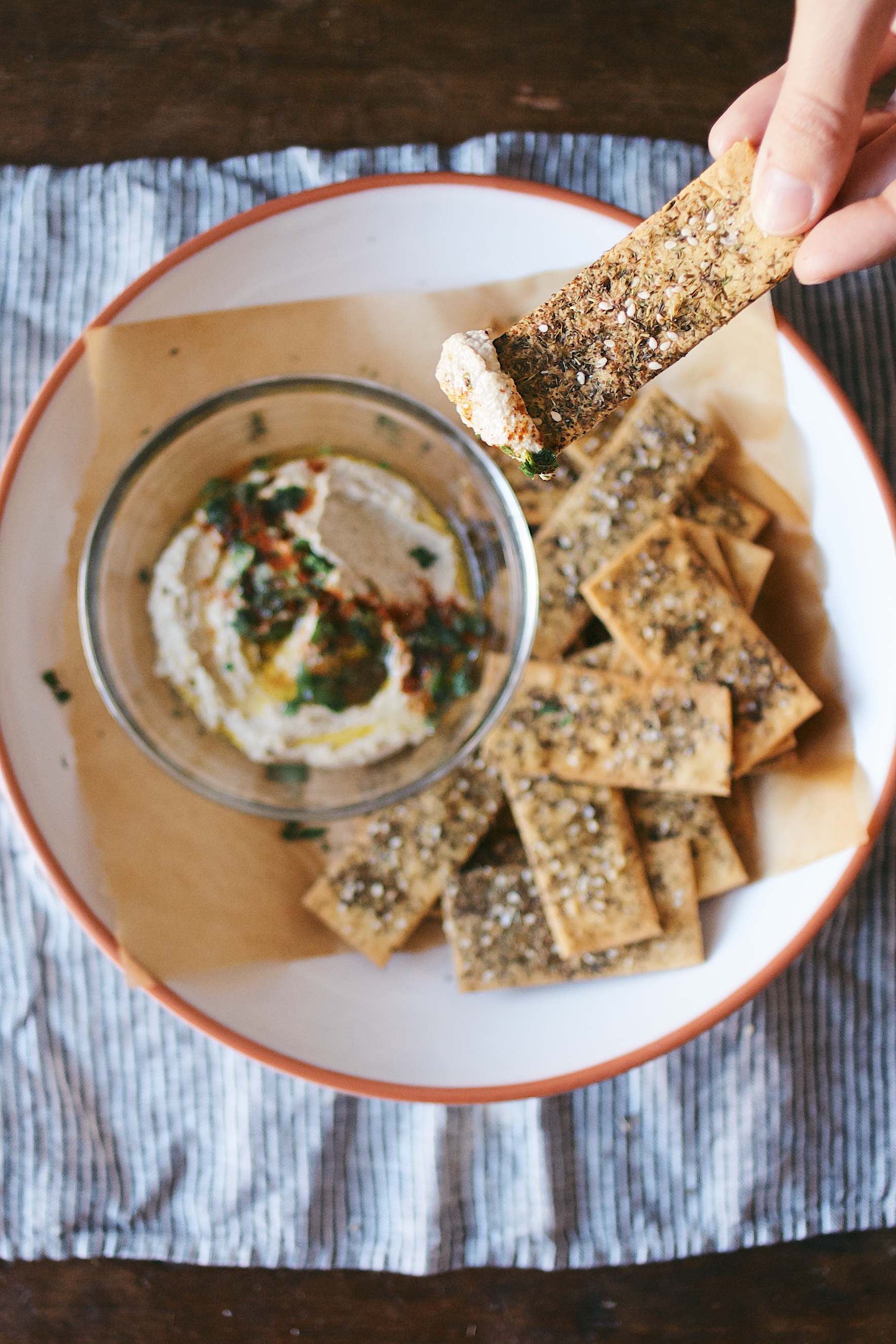 za'atar spiced chickpea crackers w/ maldon sea salt — dolly and oatmeal