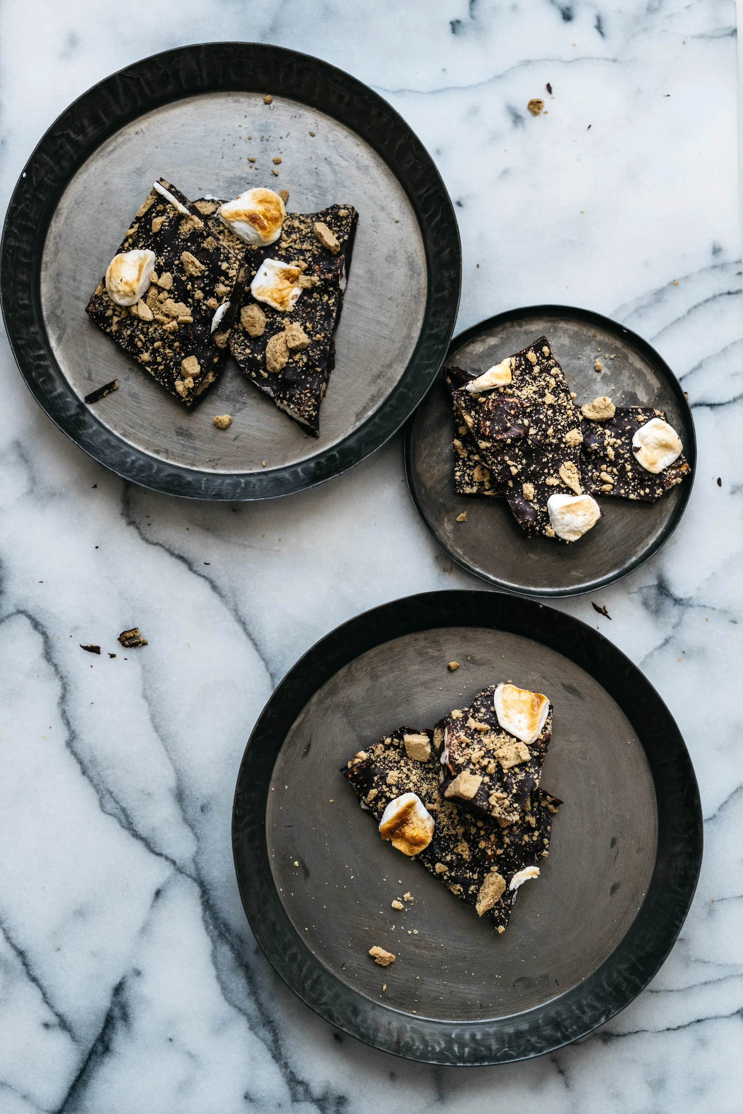 3-INGREDIENT TOASTED S'MORES BARK — dolly and oatmeal