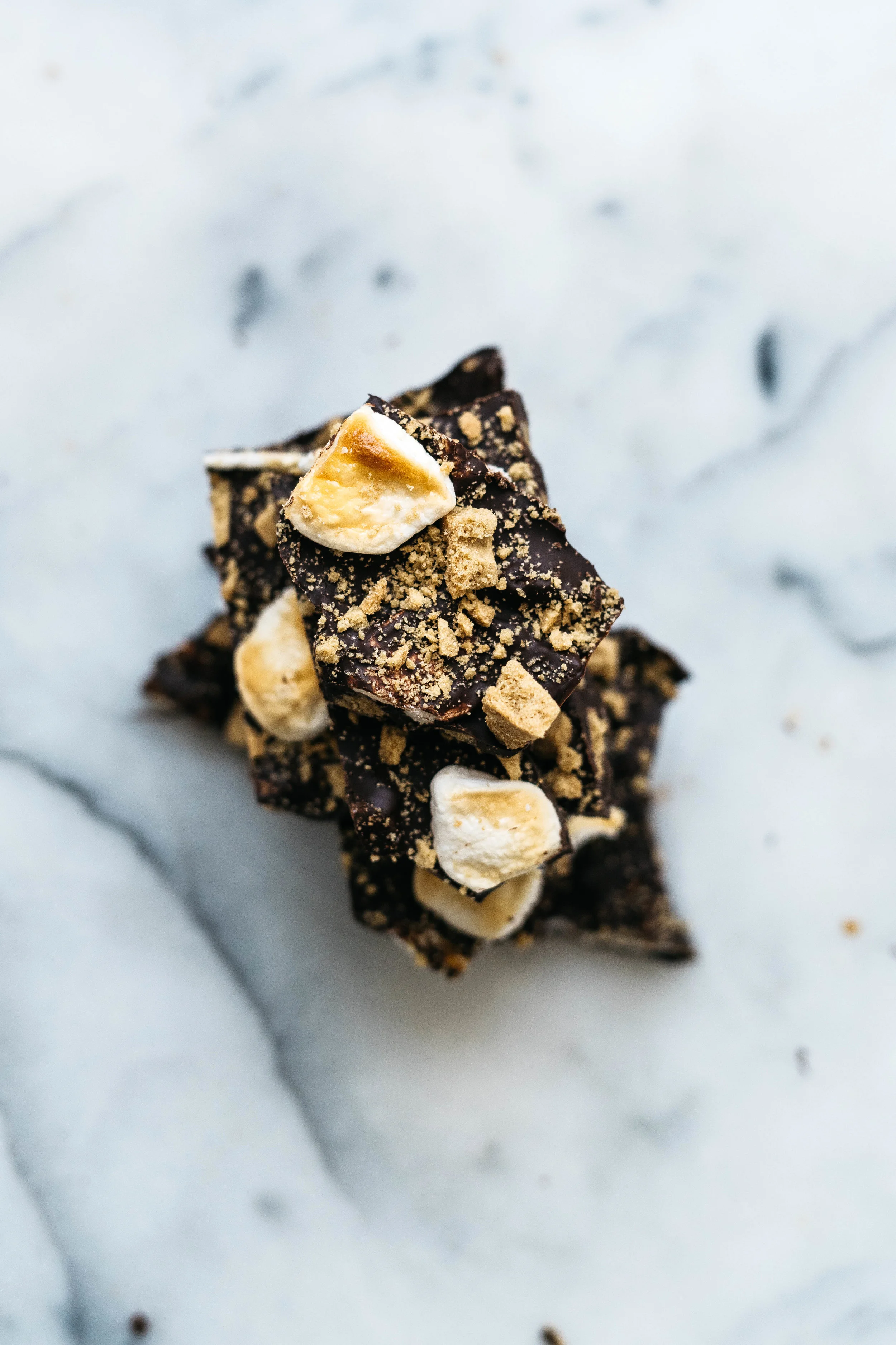 3-INGREDIENT TOASTED S'MORES BARK — dolly and oatmeal