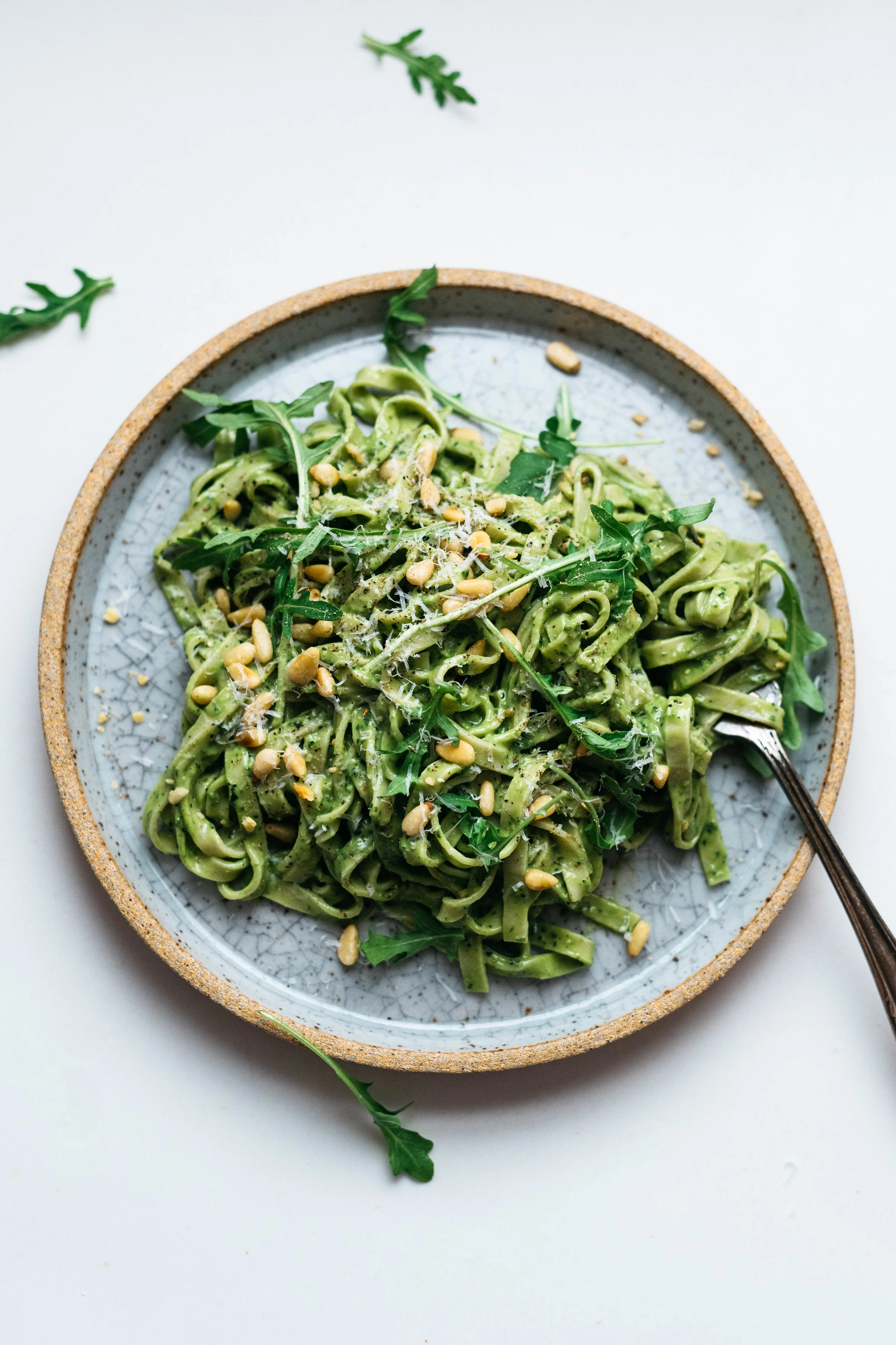 AVOCADO-KALE PESTO PASTA (VEGAN) — dolly and oatmeal
