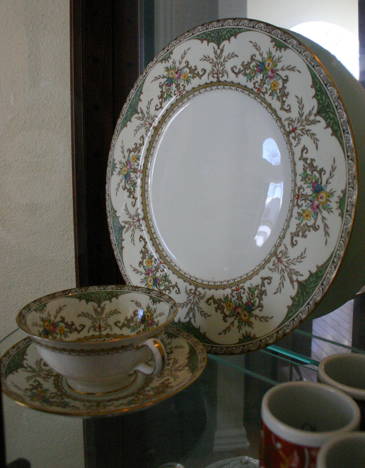 Heirloom china... — Beckwith's Treasures