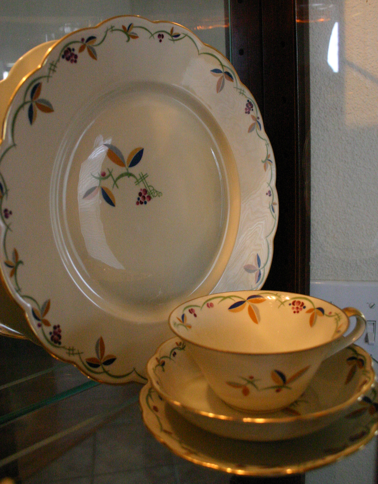Heirloom china... — Beckwith's Treasures