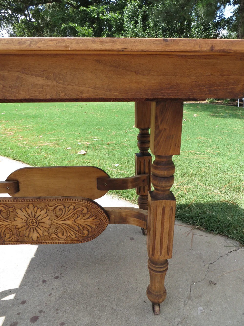 Refinishing a dining table...a tutorial! — Beckwith's Treasures
