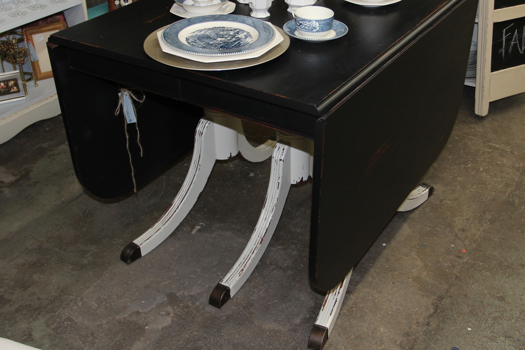 Duncan Phyfe table makeover... — Beckwith's Treasures
