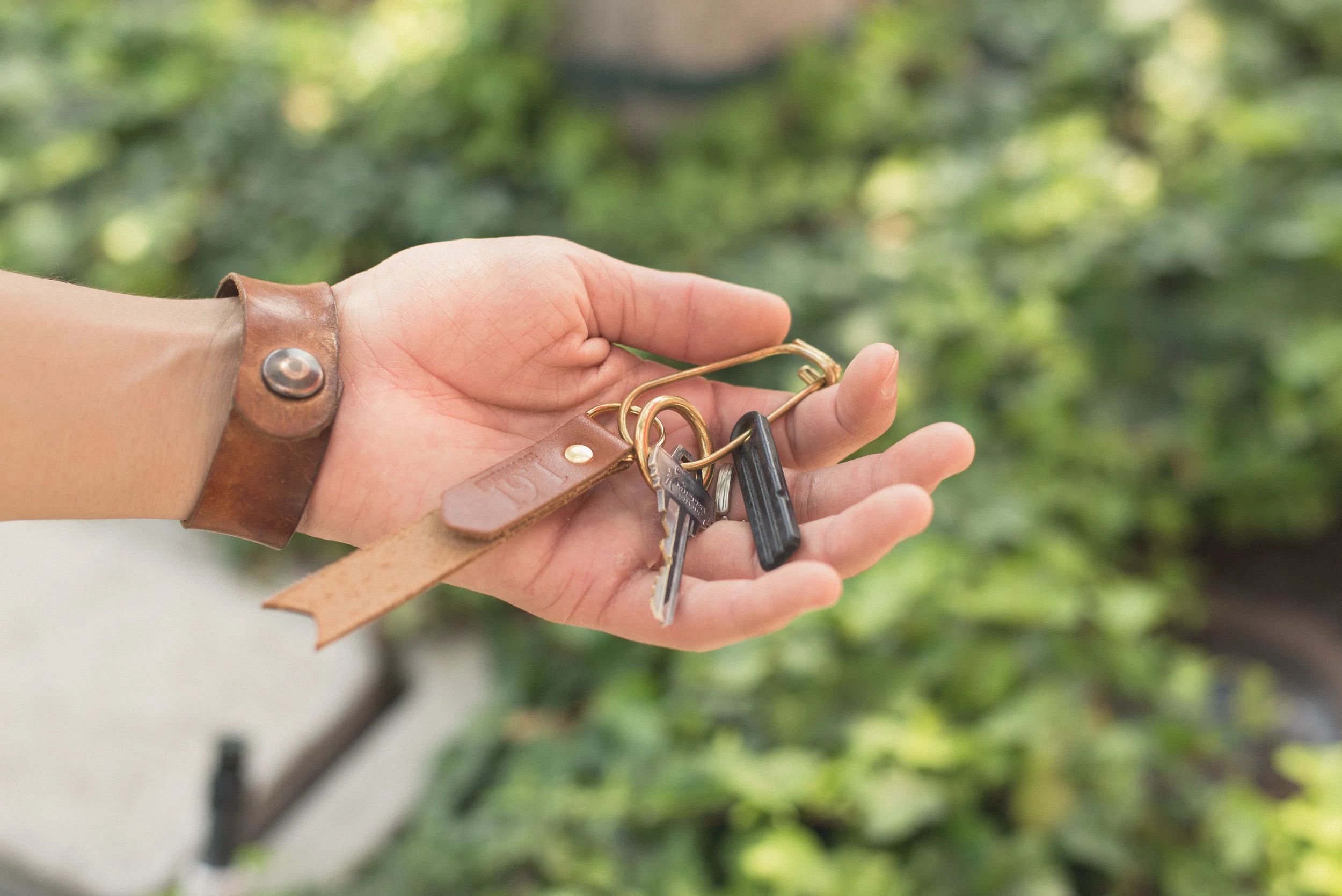 Minimalist Leather Key Organizer with Solid Brass Rod — 1.61 Soft Goods
