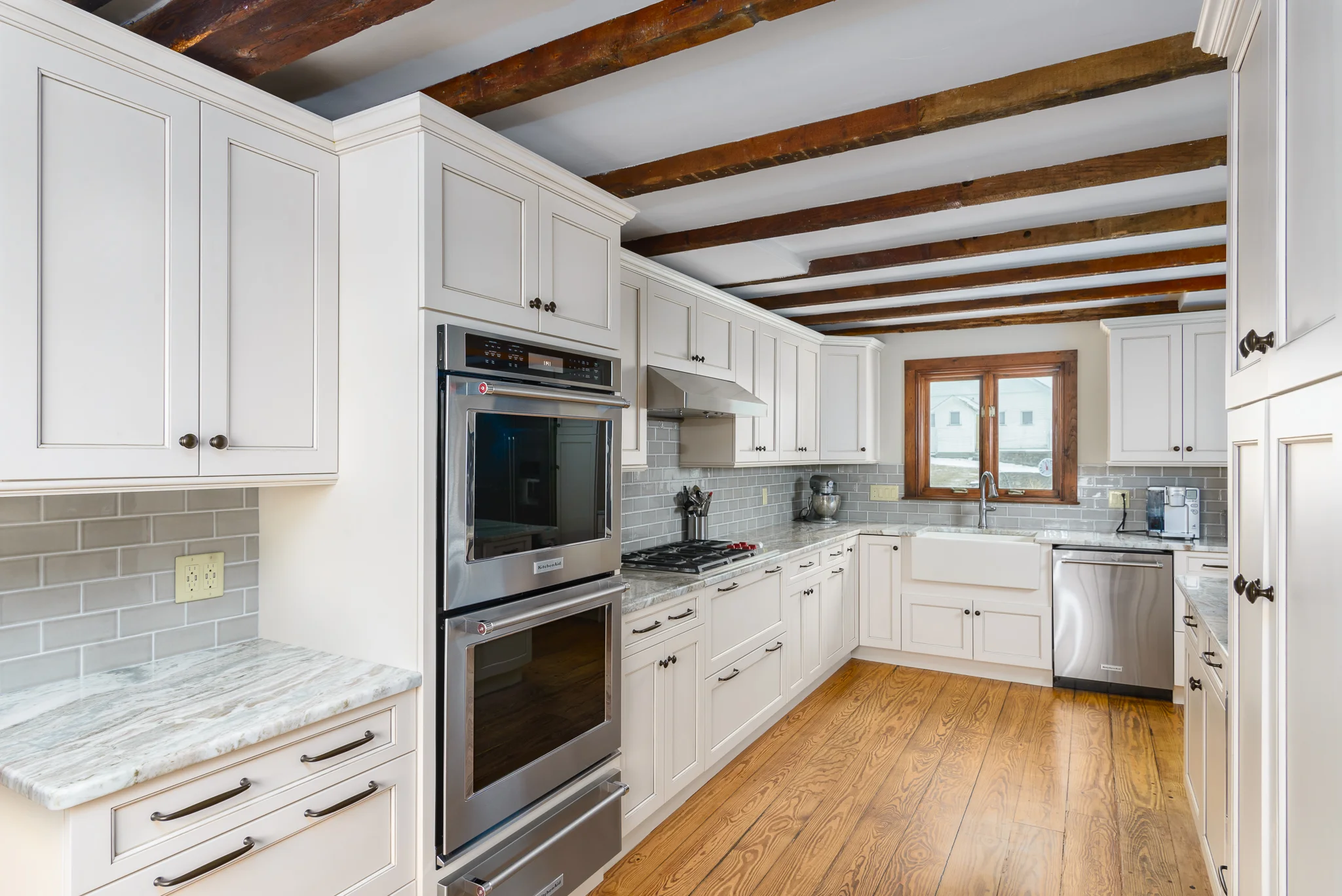 Sterling, MA Farmhouse Kitchen — Kitchen Associates | Massachusetts ...