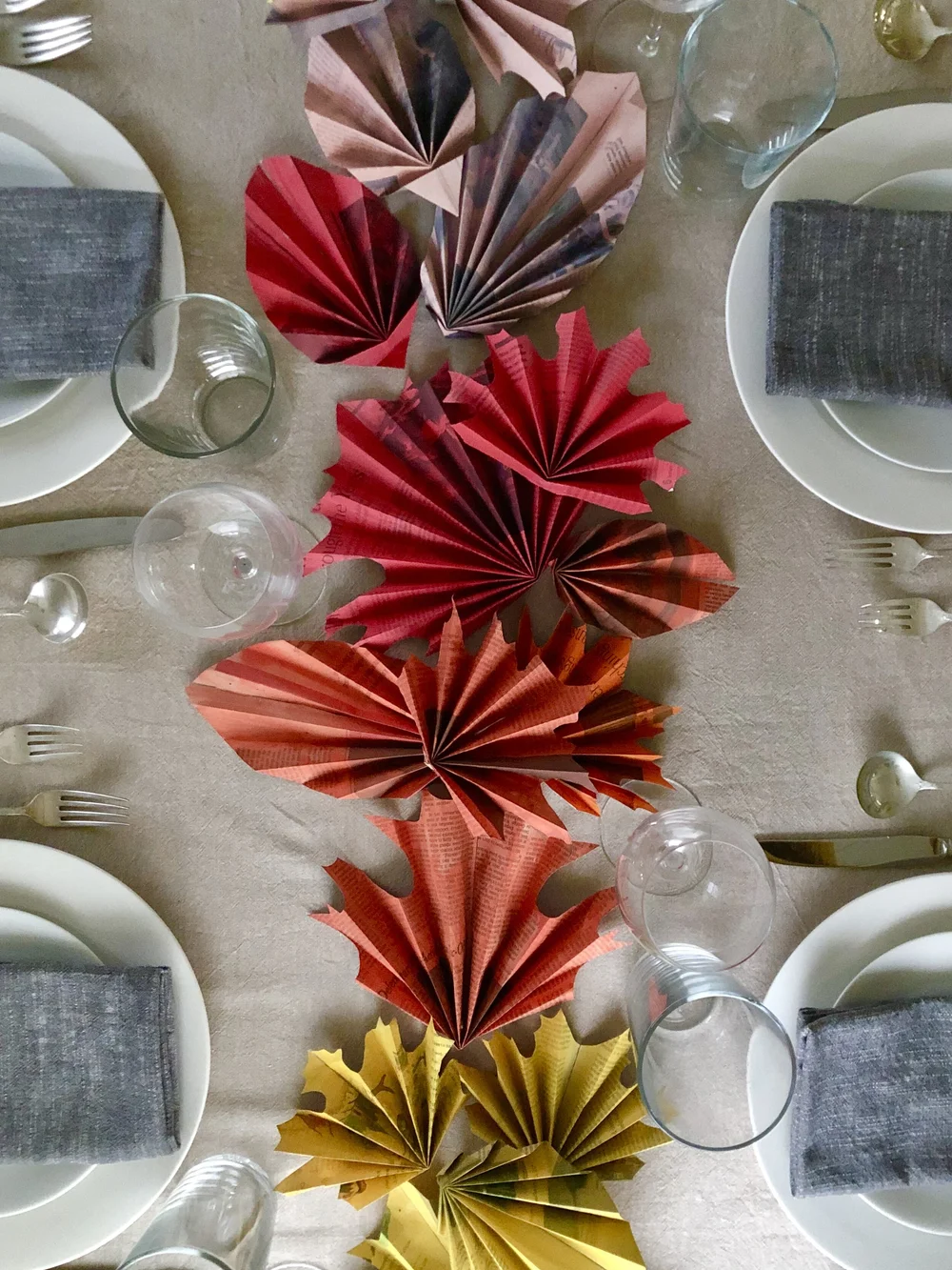 Easy Folded Paper Leaves for Your Thanksgiving Table! — super make it