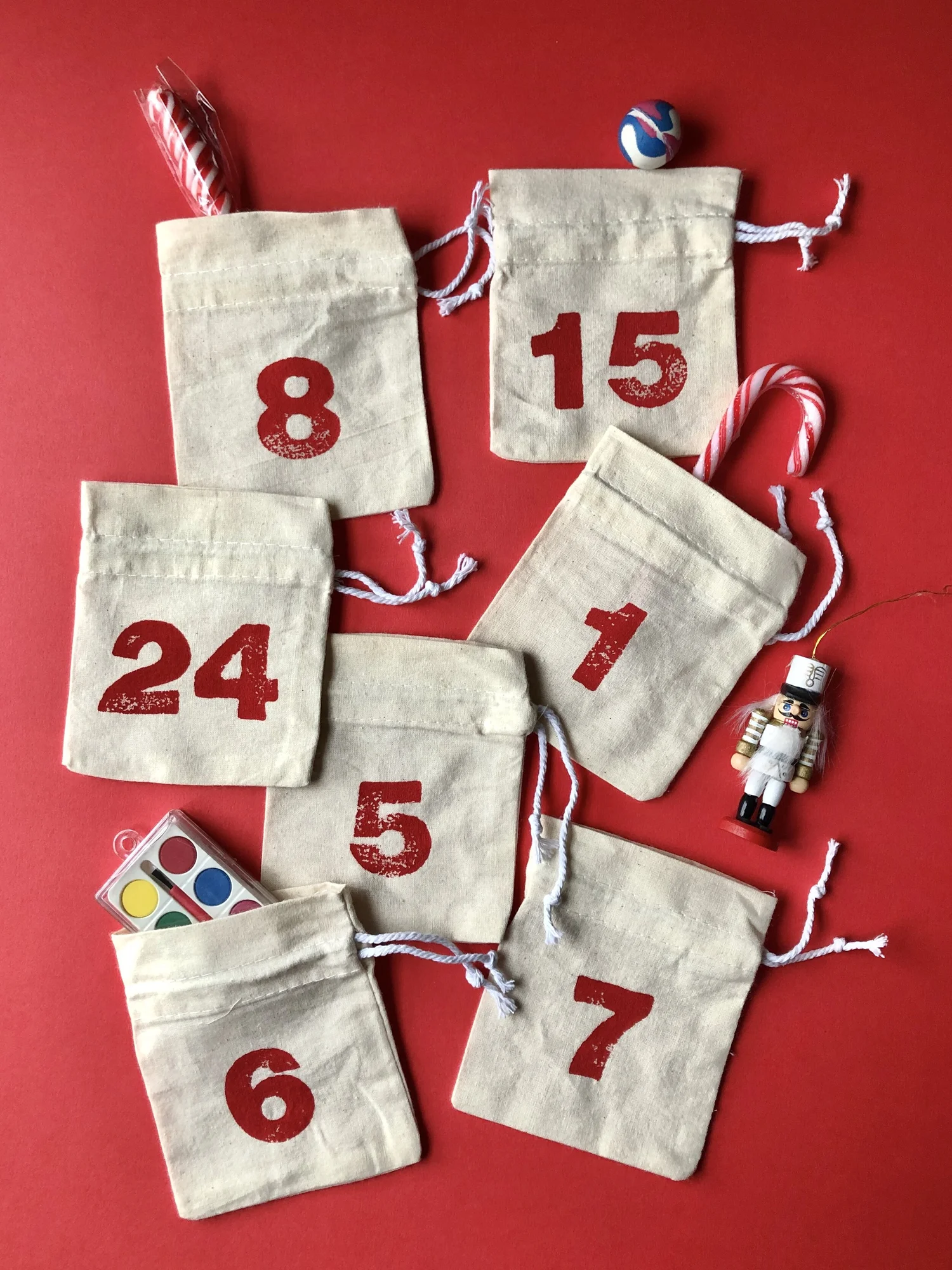6 Easy Ways to Decorate a Holiday Gift Bag! — super make it