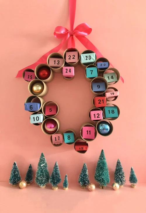 December is Almost Here! Make This Easy, Recycled Tube Advent Calendar Wreath — super make it