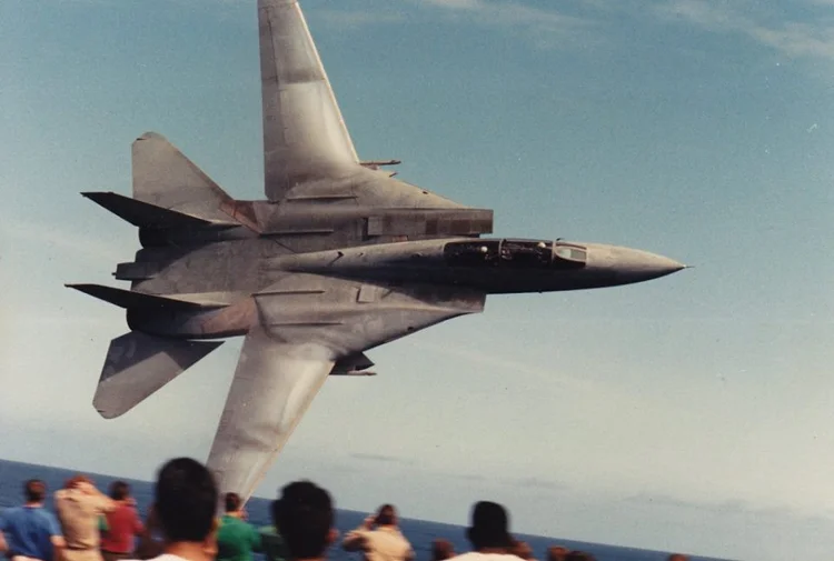 The Most Controversial Plane Photo Ever — Keith Thomson