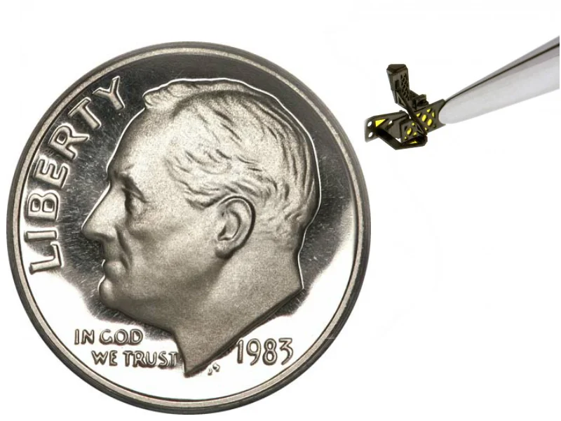 SEVEN GRAMS OF LEAD — Keith Thomson