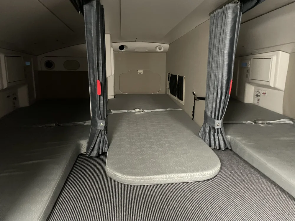 UPDATED: This is how the crew rest areas of the A350-1000 & A350-900 ...