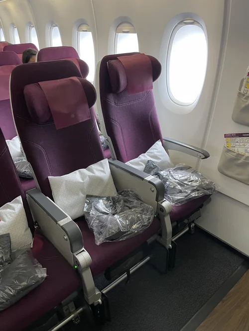 Flight Review Qatar Airways Economy Class Part 1: A380 — Allplane