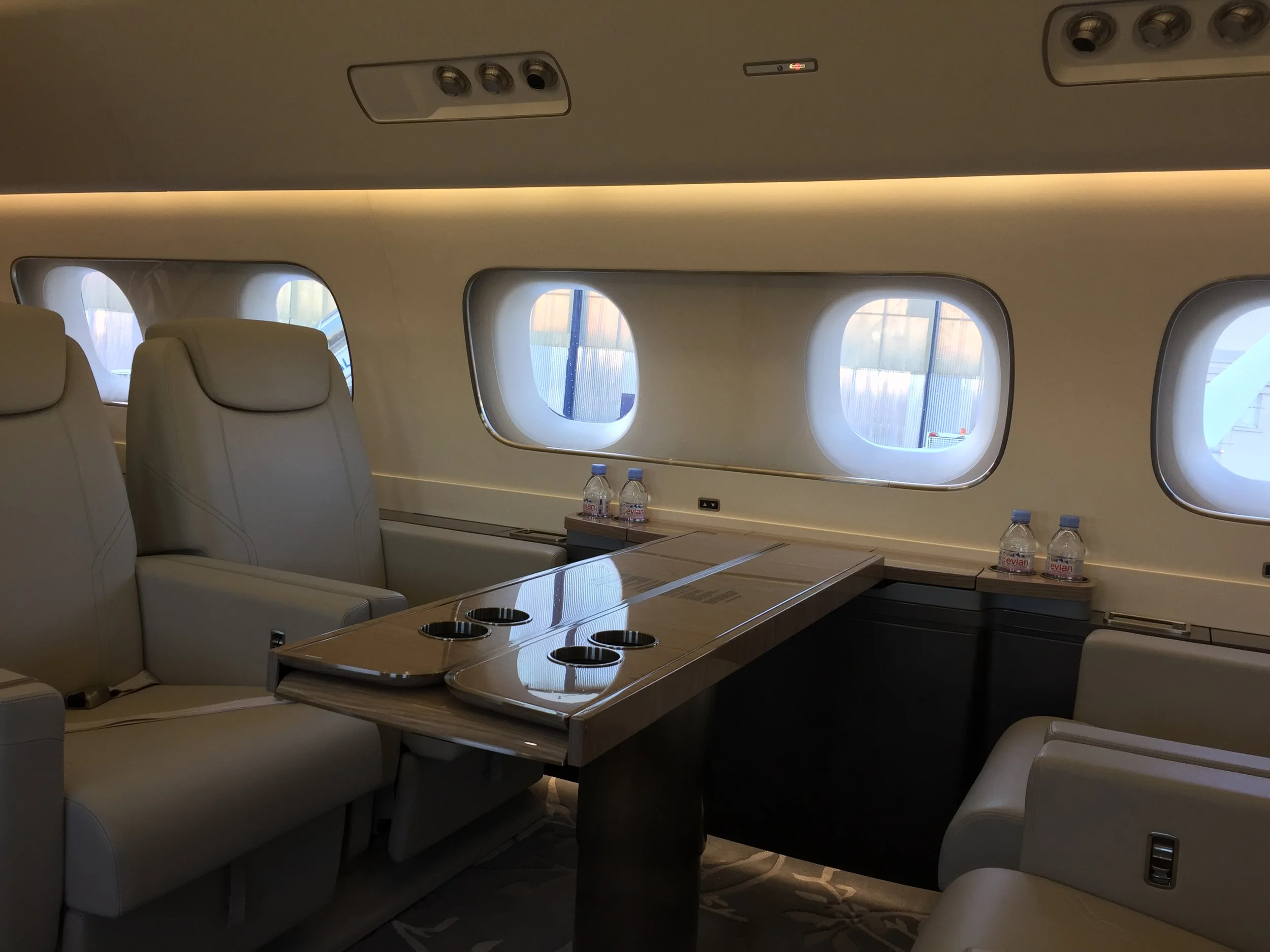 Flying on the Embraer Lineage 1000E Executive Jet — Allplane