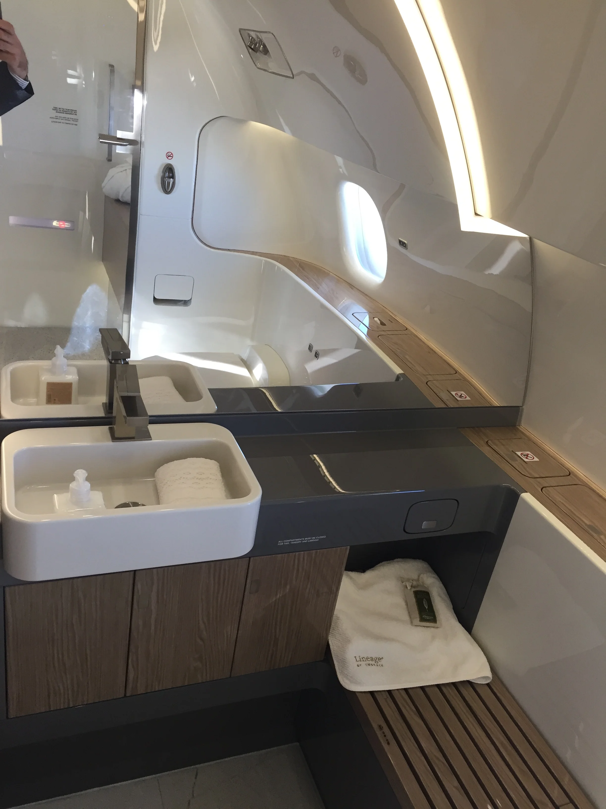 Flying on the Embraer Lineage 1000E Executive Jet — Allplane
