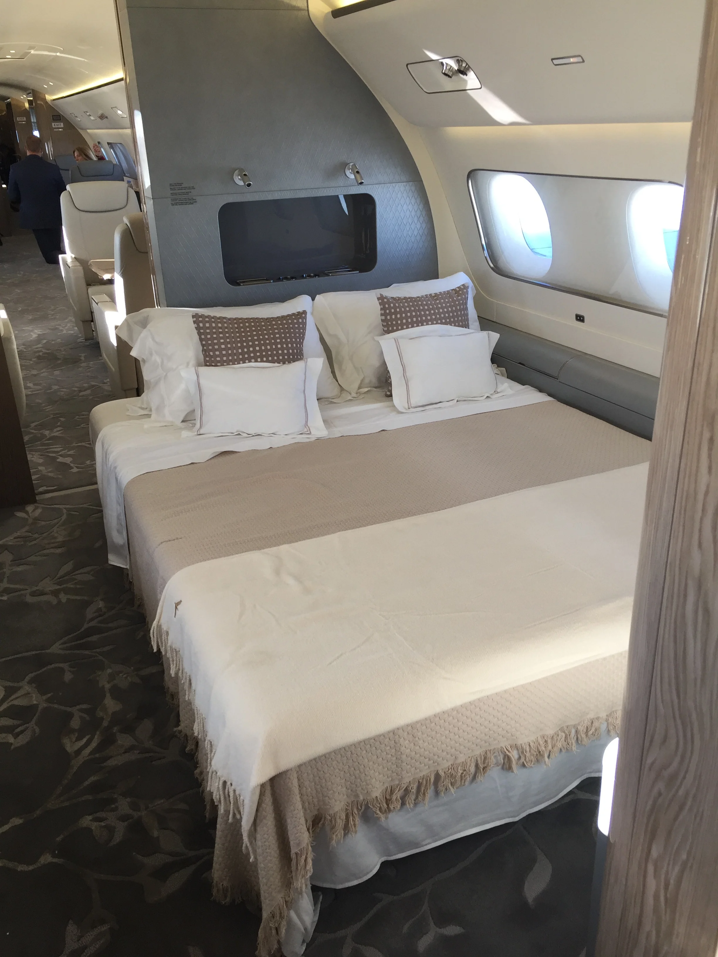 Flying on the Embraer Lineage 1000E Executive Jet — Allplane