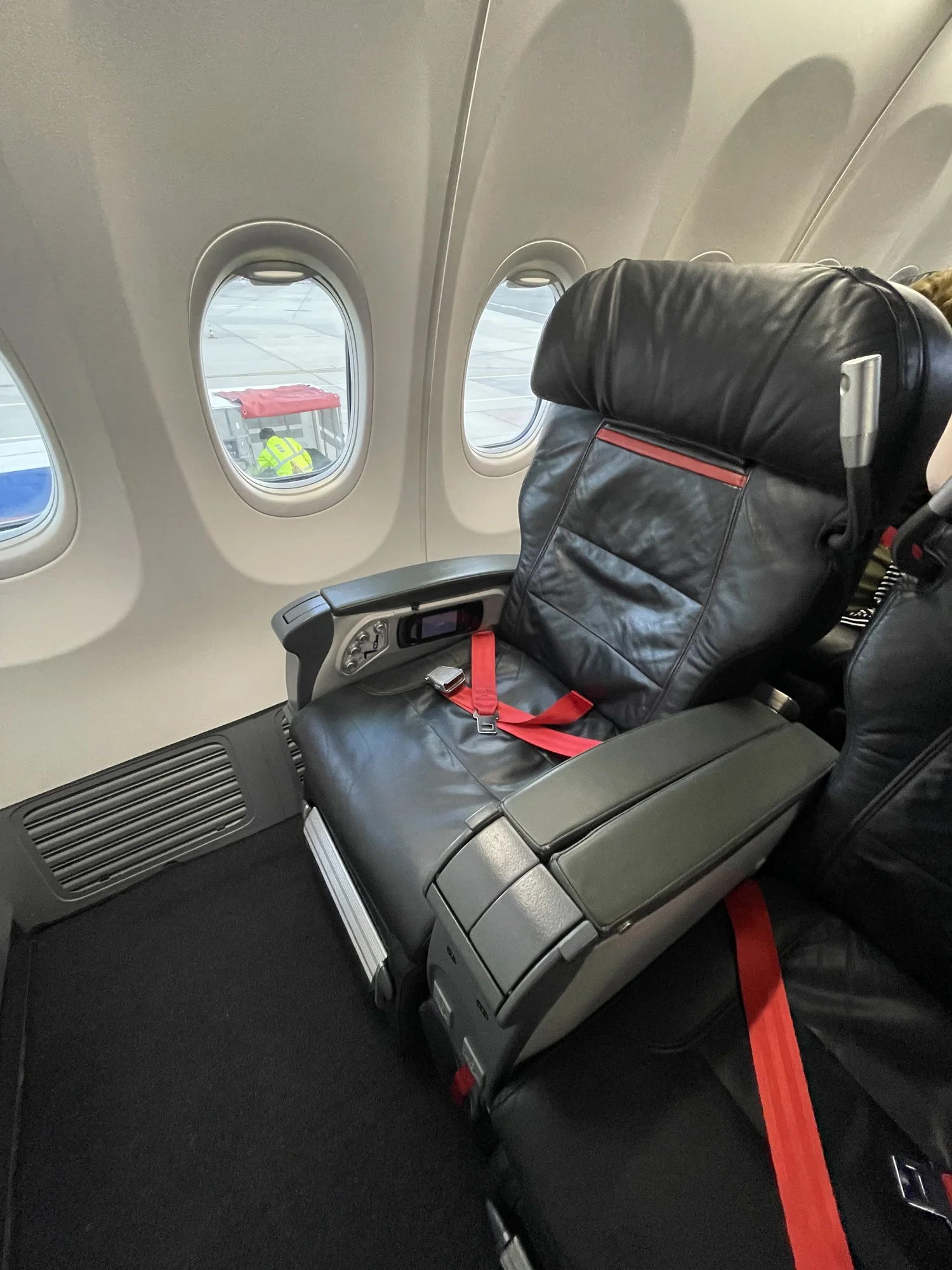 Flight Review: Turkish Airlines Business Class (II) Boeing 737-800 ...