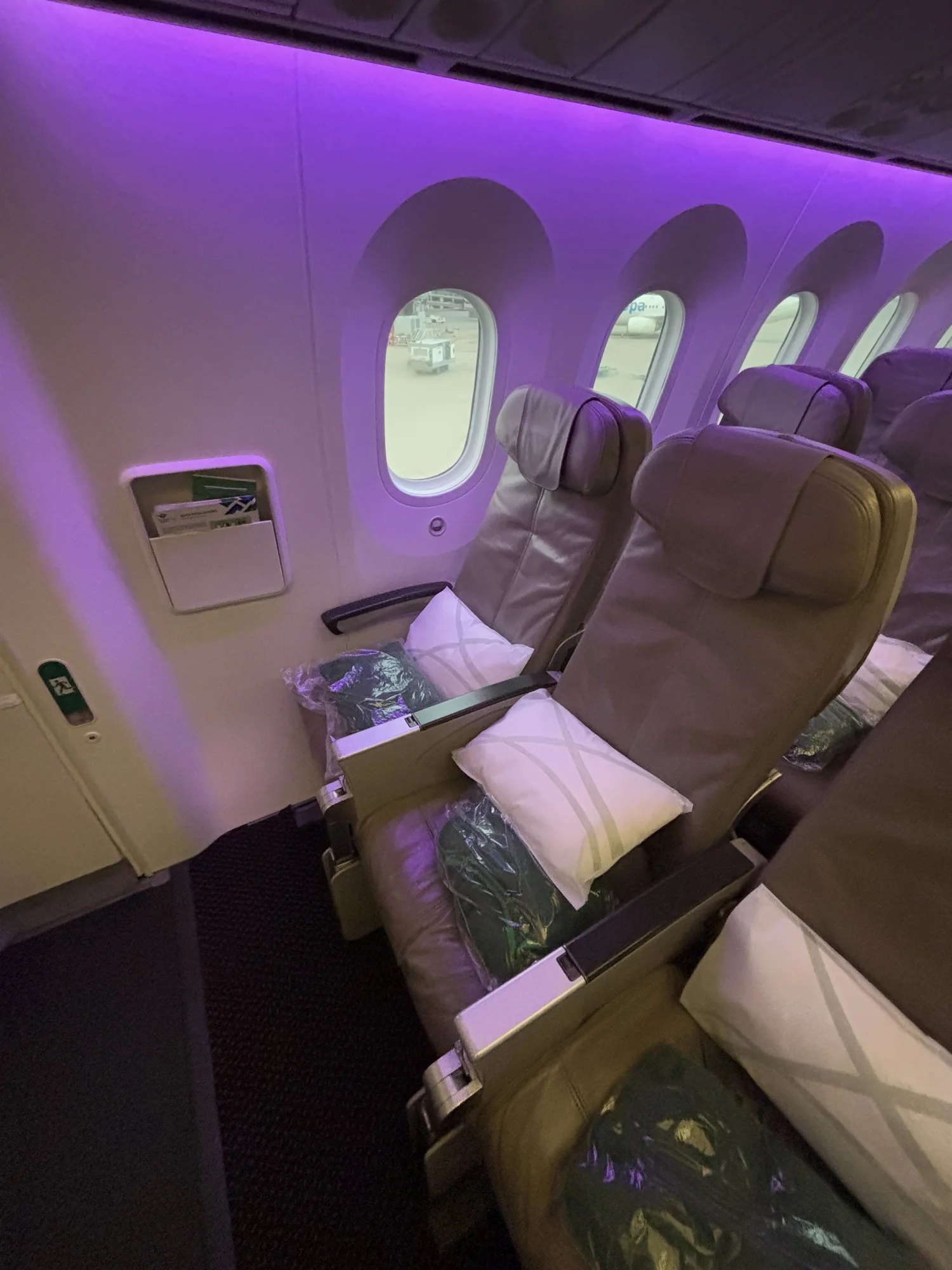 Flight Review: Saudia Economy Class B787-9 (emergency exit seat) — Allplane