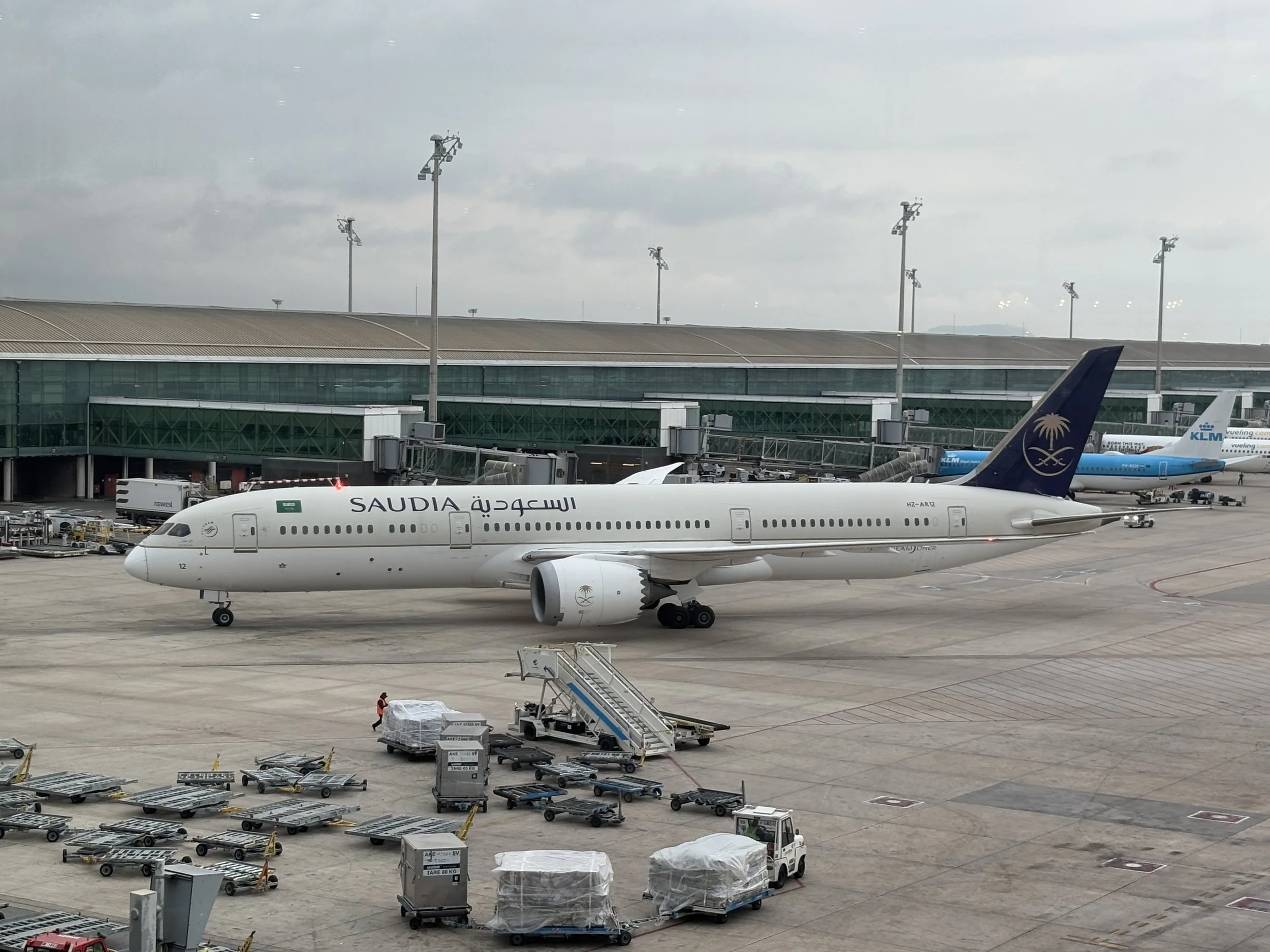 Flight Review: Saudia Economy Class B787-9 (emergency exit seat) — Allplane