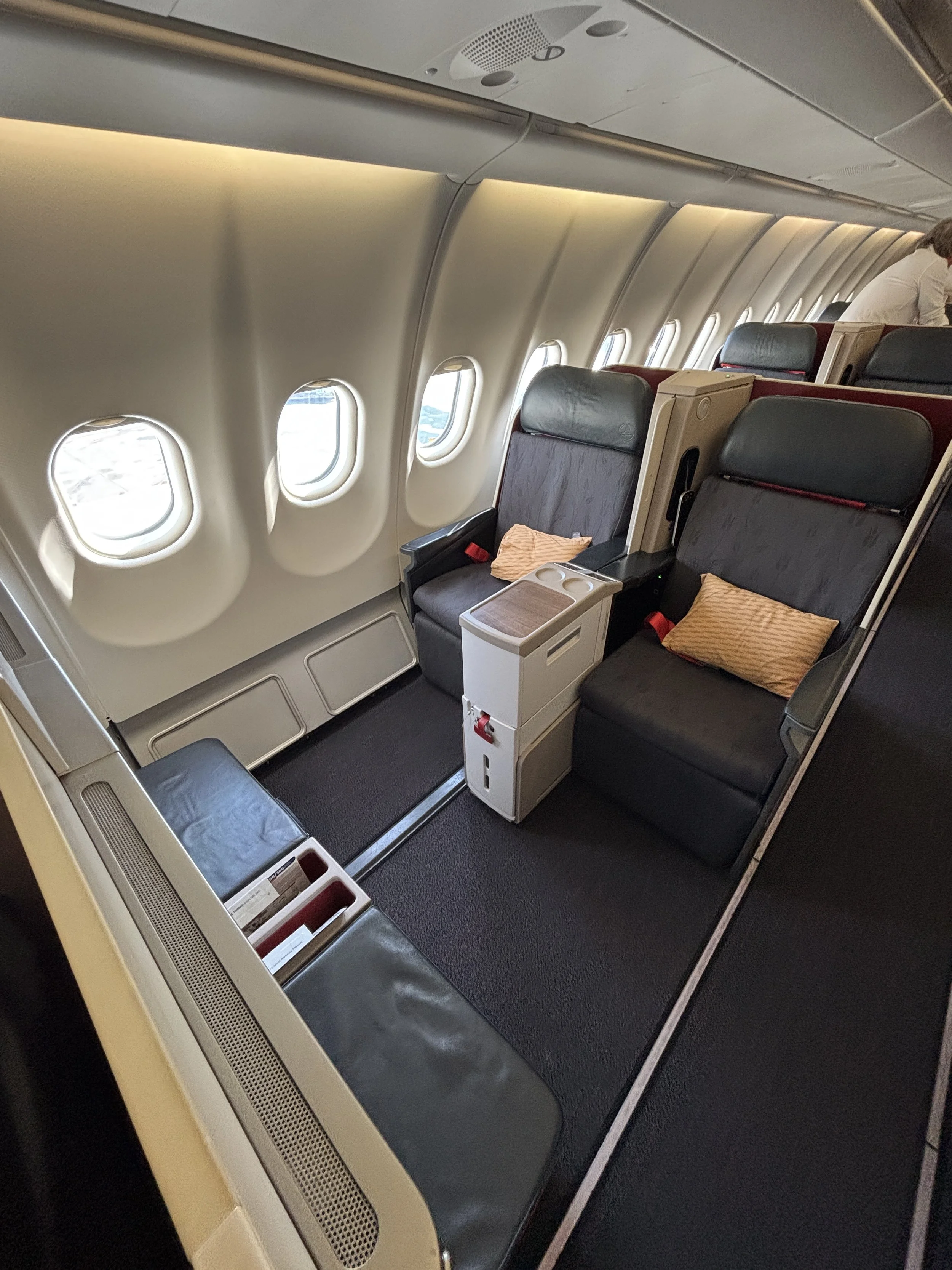 Turkish Airlines business class comparison: A350-900 vs B777-300ER vs ...