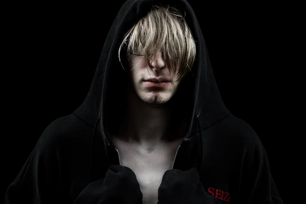 30 Ways To Light A Portrait On A Black Background — Write Lighting ...