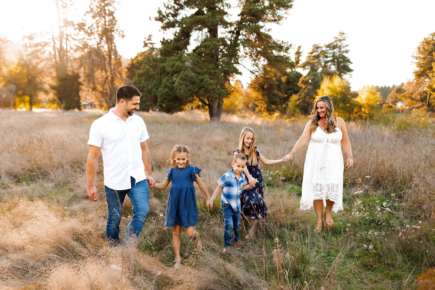 10 Creative Family Photo Prompts for Genuine, Natural Smiles — LIVEJOY ...