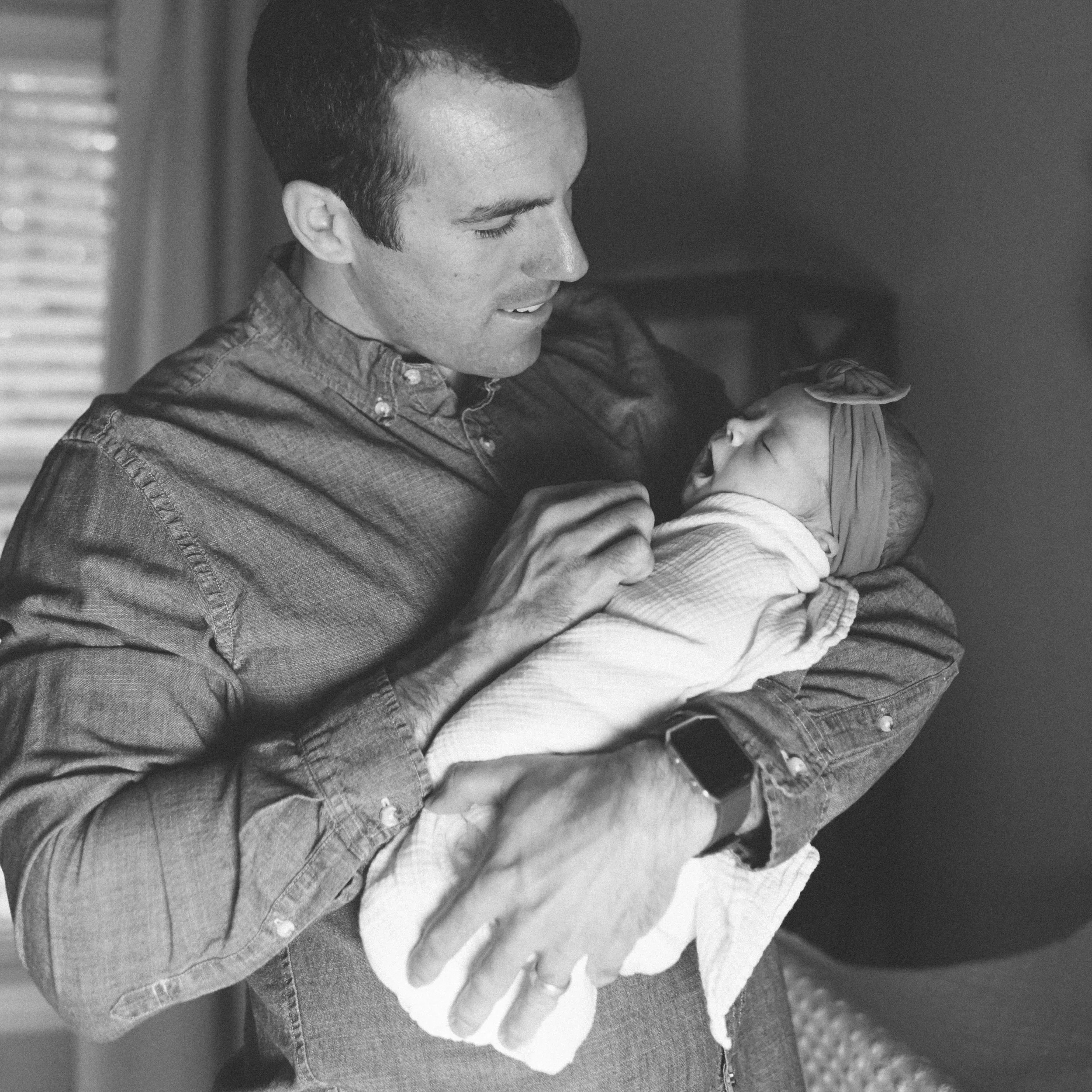 lifestyle newborn session ~ new baby {atx family photographer} — Austin ...