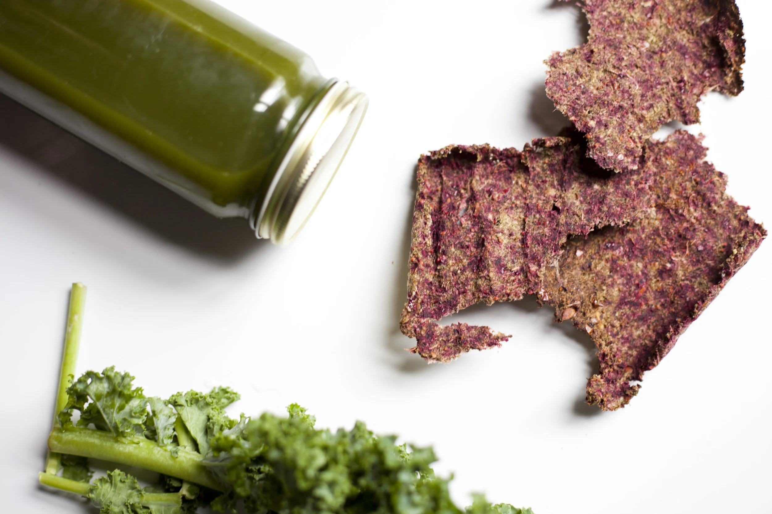 Waste Free Kitchen: Zero Fat Vegetable Juicing Pulp Crackers — OhCarlene