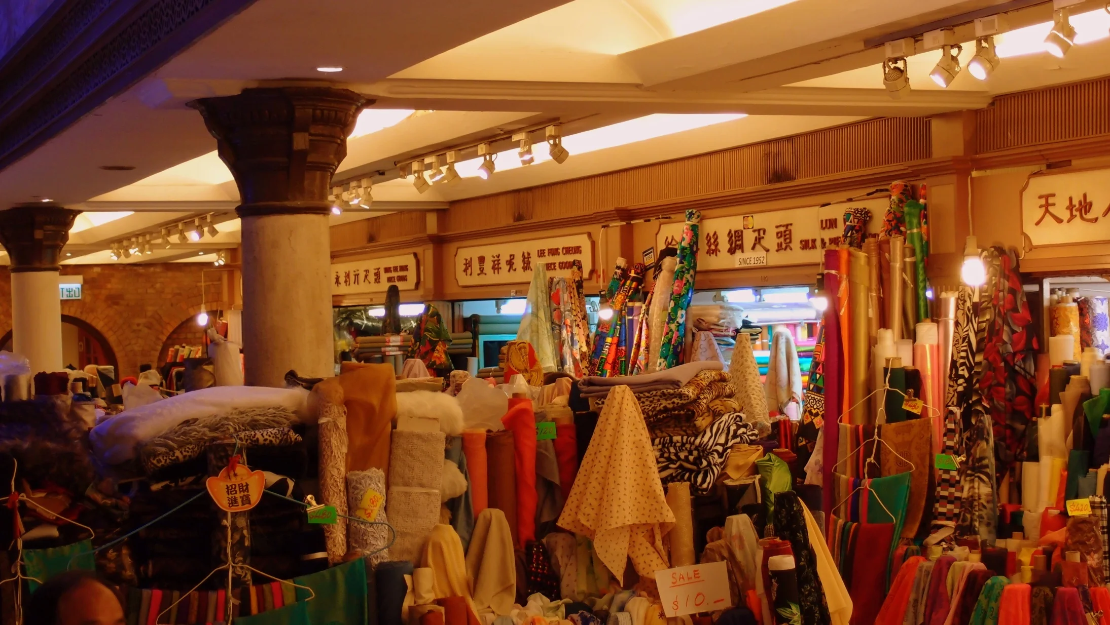 Hong Kong Tour | Offbeat Attractions | Western Market Hong Kong — J3 ...